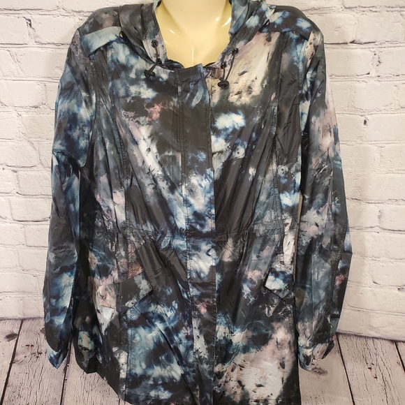torrid | Jackets & Coats | Nwt Torrid Tie Dye Windbreaker Jacket | Poshmark